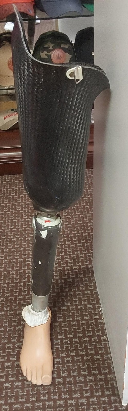 Otto Bock C-Leg Prosthetic Knee w/ Foot & Socket -No Charger Good ...