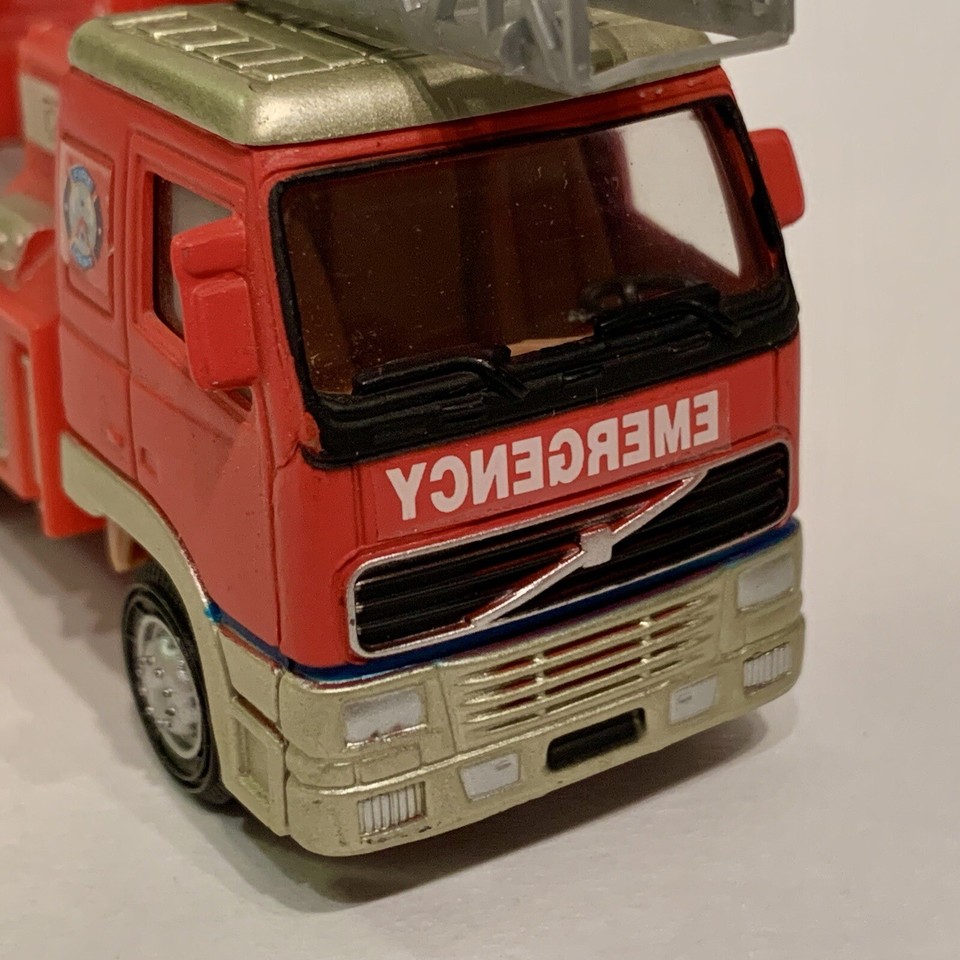 Kentoys Fire Engine Truck with Extending Ladder Volvo Emergency Vehicle ...