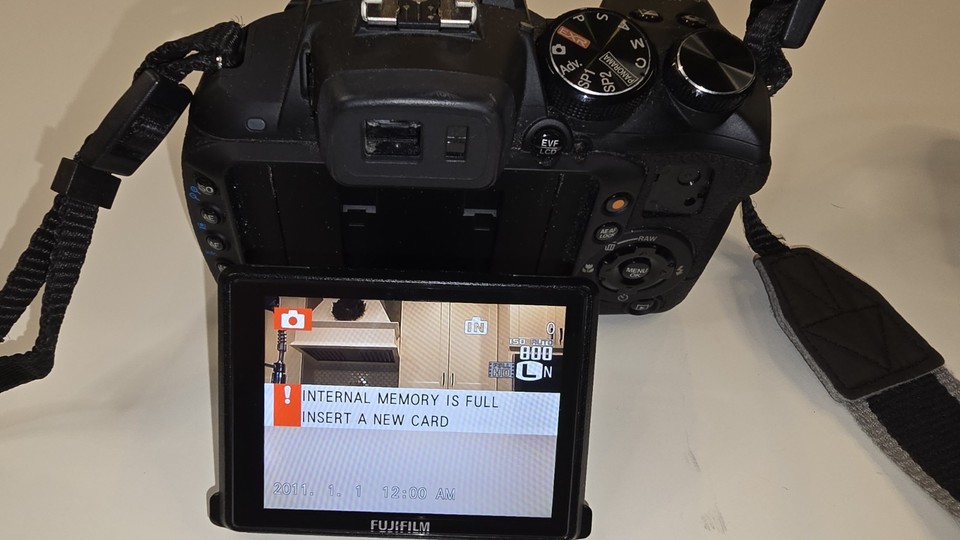 Fujifilm FinePix HS20EXR D-SLR Style Bridge Camera 30x 24-720mm Lens w ...