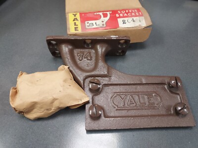 Vintage Yale Soffit Bracket Brass Cast Iron Yale 204 BL 74 Industrial ...
