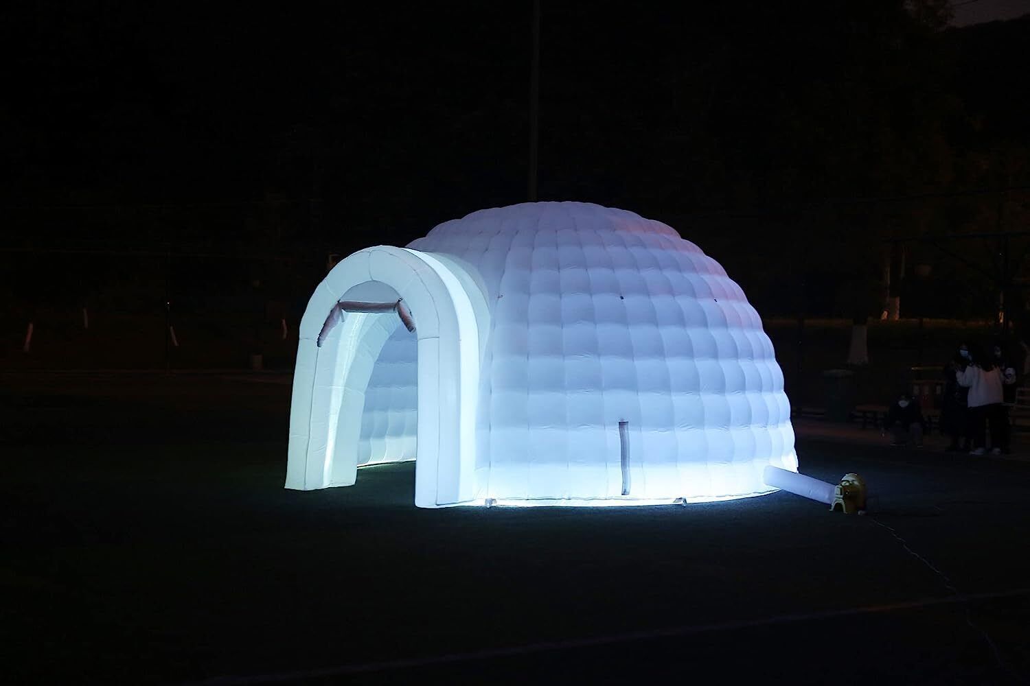 Outdoor Portable Inflatable Igloo Dome Tent Shelter Igloo Marquee Party ...