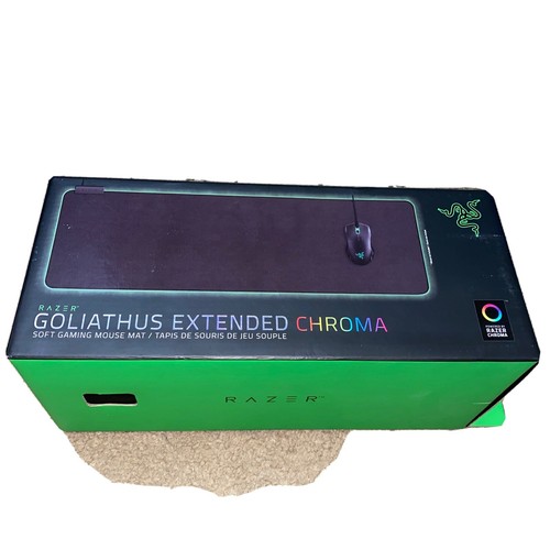 Razer Goliathus Extended Chroma Gaming Mouse Mat - Balanced Control ...