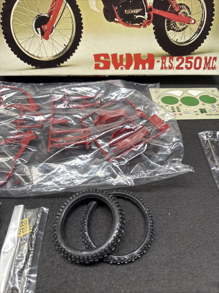 Protar 1/9 SWM-R.S.250 MC Motorcycle Enduro Dirt Bike Model Kit Sealed ...