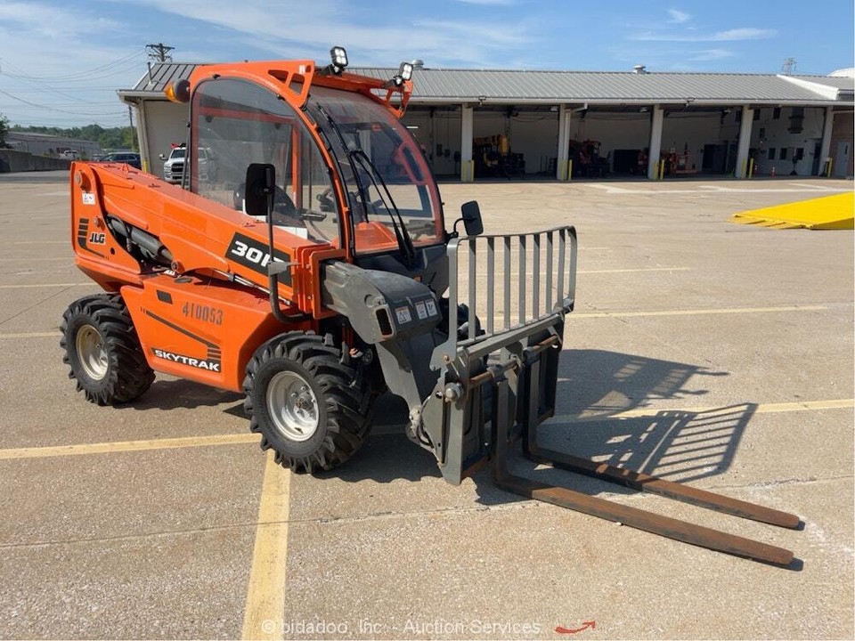 2020 Skytrak 3013 2,700 lb 13' Telescopic Reach Forklift Telehandler ...