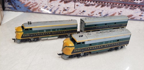 HO SCALE ATHEARN F7 CANADIAN NATIONAL #6500 A-B-A DIESEL LOCOMOTIVE LOT ...