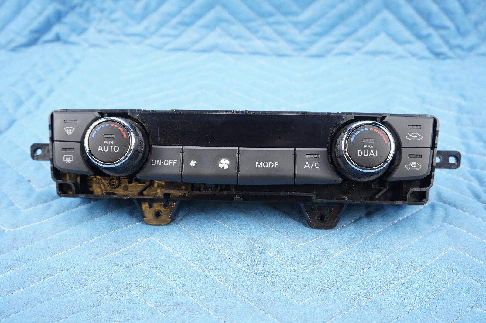 Nissan Titan XD AC Air Conditioner Control Unit 27500-EZ20B 2016-2019 ...