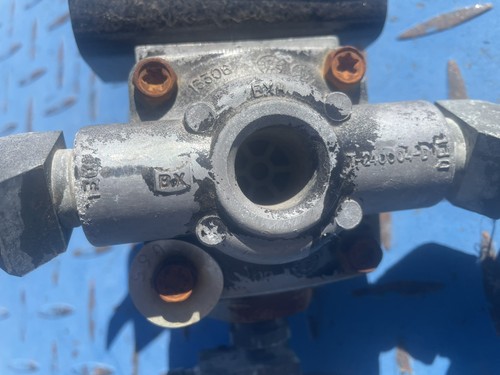 PACCAR Peterbilt Kenworth Quick Release Valve Bracket T240004D P062-781 ...