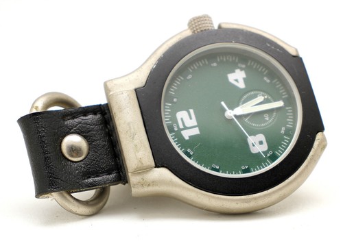 AWCLAIL 25102 Leather Hanger Carabiner Clip-On Men's Watch NEEDS ...