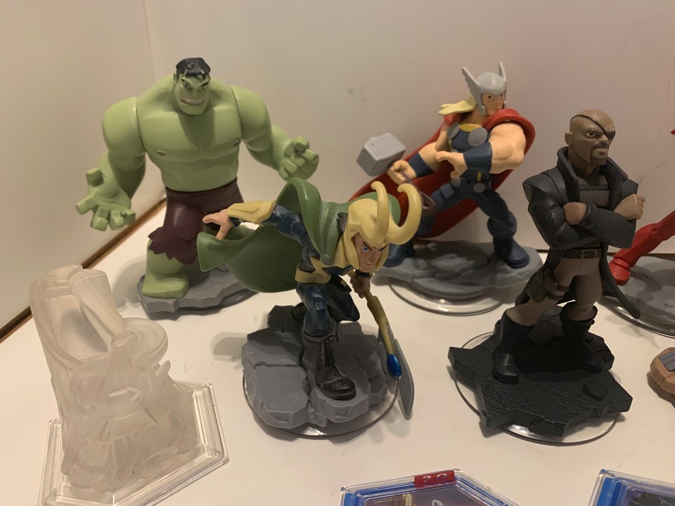 Disney Infinity Marvel Lot of 7 Plus Crystal + 2 Power Discs | eBay
