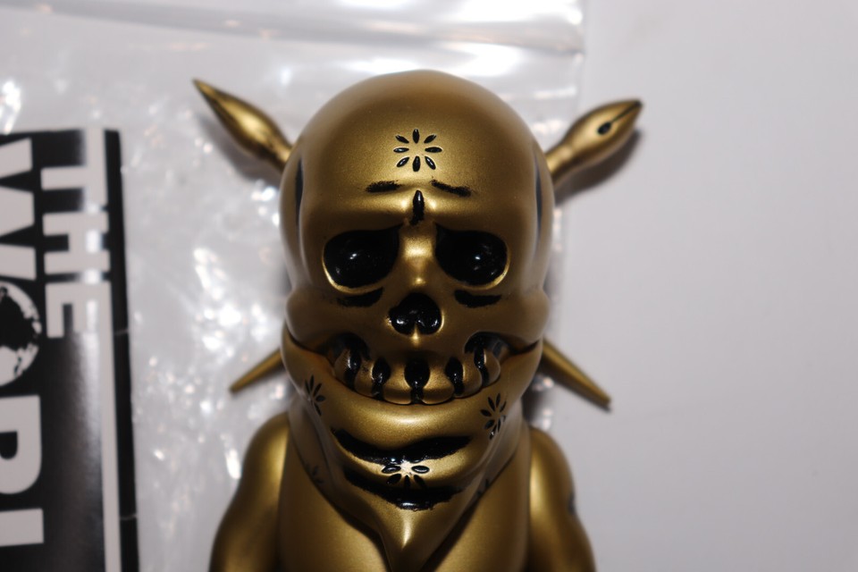 Usugrow Rebel Ink Secret Base Gold - The World Power Kaiju Sofubi Japan ...