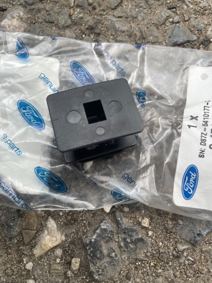 Clip Holder Trim Side Skirts 1x FORD MONDEO V MK5 2451145 DS73-F10155 ...