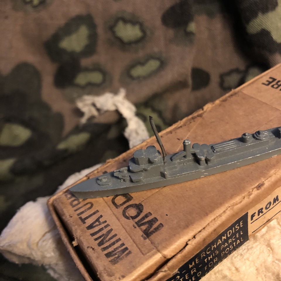 WWII SHIP I.D. Model framburg 1944 USGI WW2 D.E. U.S. NAVY ...