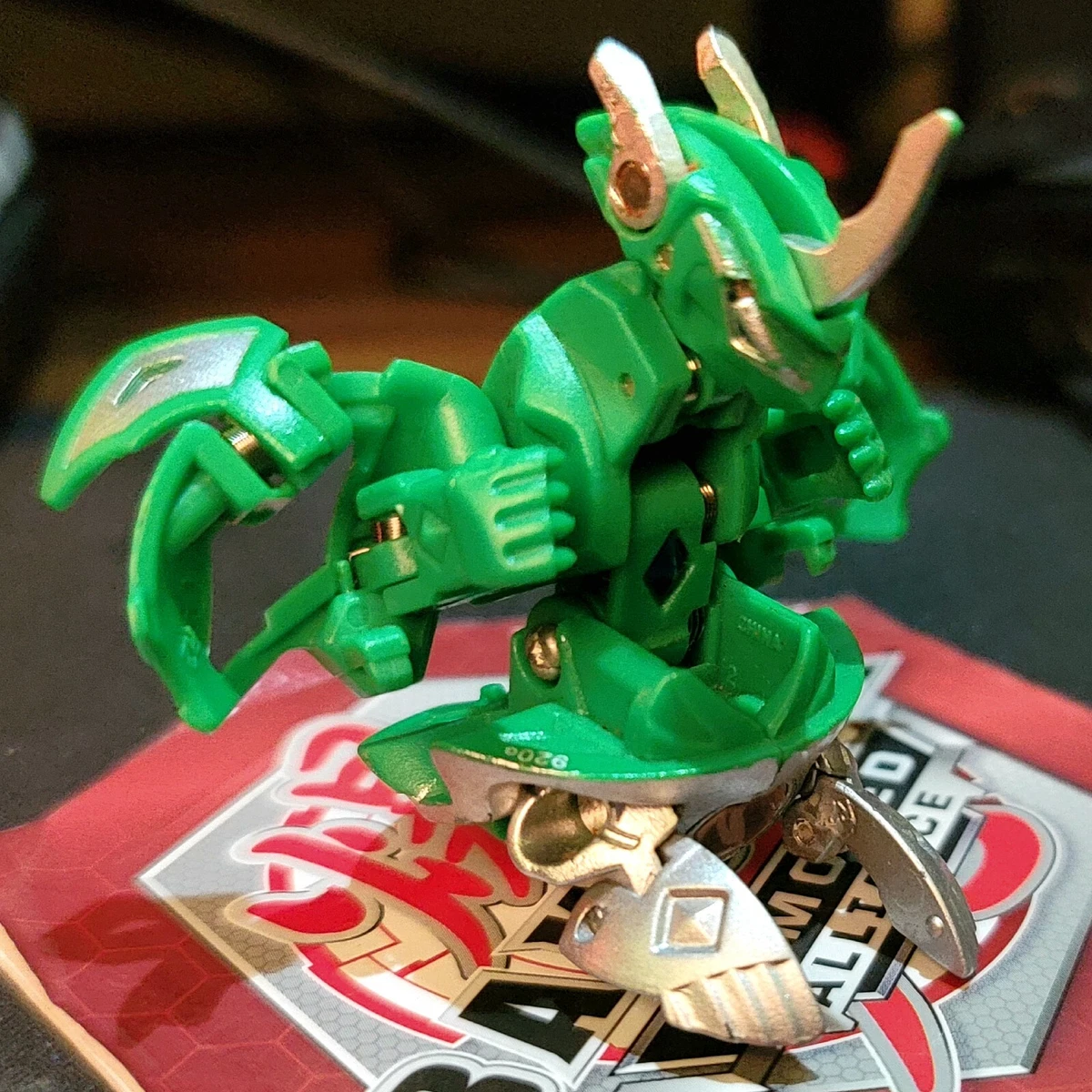 Bakugan Mechtanium Surge Titanium Dragonoid