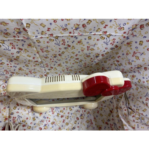 Sanrio Hello Kitty LCD TV 13.3V 2009 Digital terrestrial tuner HDMI ...