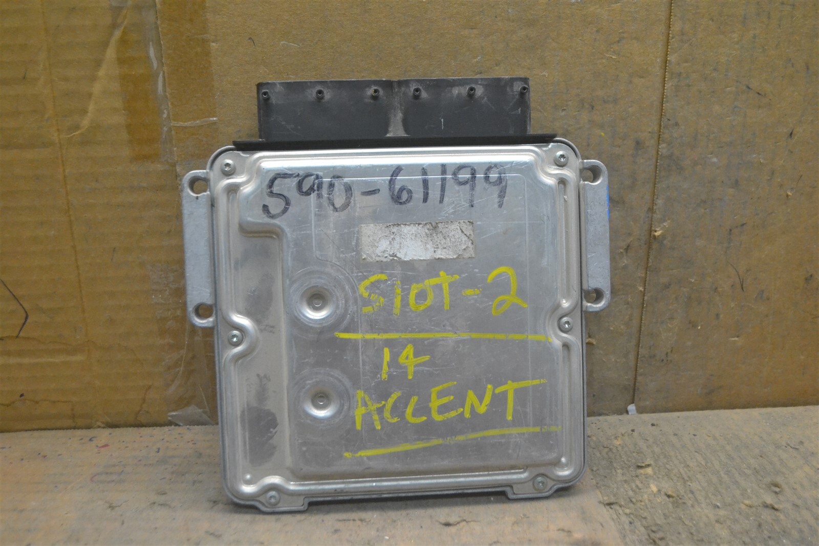 12-14 Hyundai Accent at ECU ECM Engine Computer Control Module ...