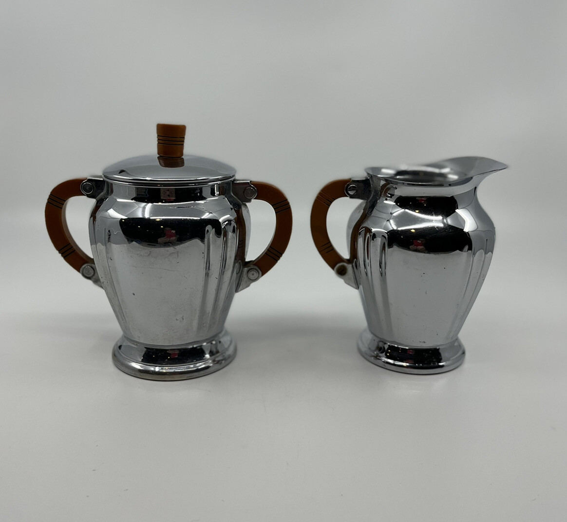 Different Types Of Handles On Vintage Creamers