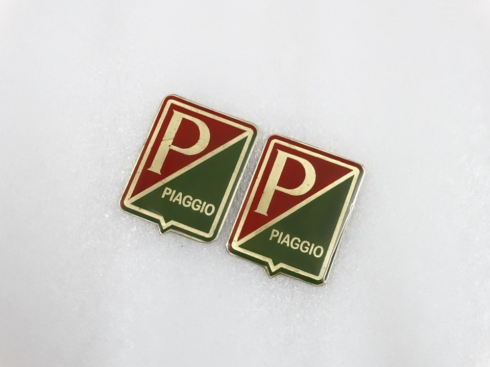 2x Vespa Horncast Cover Piaggio P Distintivo Mono Vb Vl VM VN Ss Sprint ...