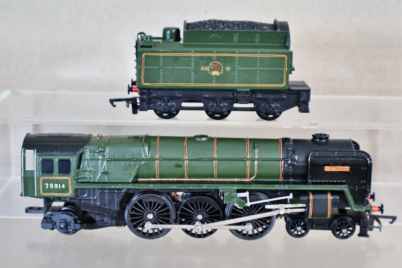Hornby R056 OO Gauge BR Britannia Class LOCO Iron Duke 70014 Runs Has ...