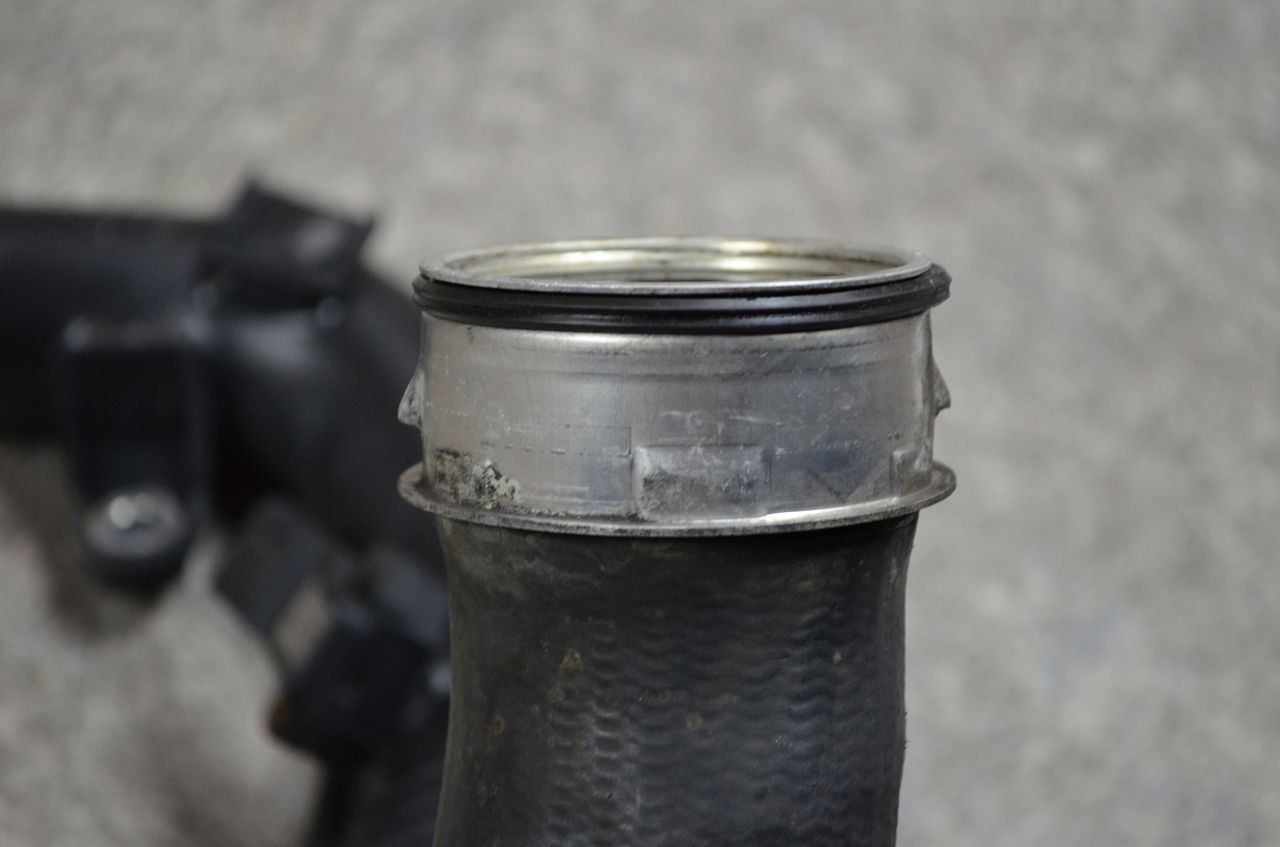 Audi A3 8P 2.0TDI 125Kw BMN Ladeluftleitung Ladeluftrohr ...