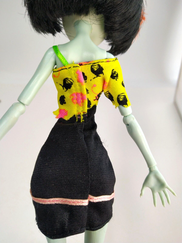 Monster High Scarah Screams FREAKY FUSION - Black/Orange Hair Green Lip ...