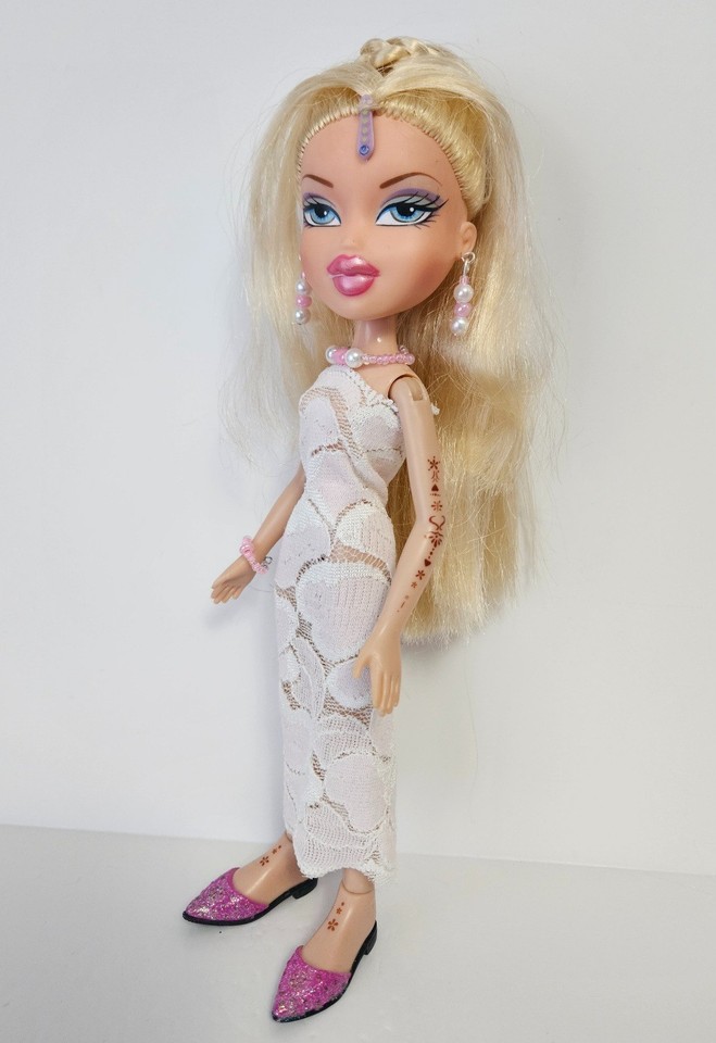 CLOE BRATZ Doll Genie Magic 2006 Collectible w/ Shoes New Dress ...