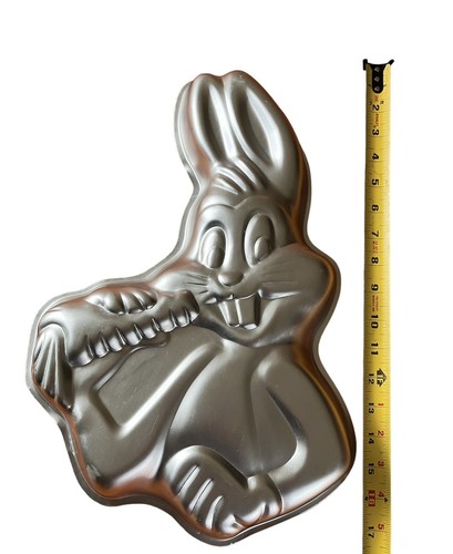 Vintage 1978 Wilton Aluminum Bugs Bunny Cake Pan Warner Brothers #502 ...