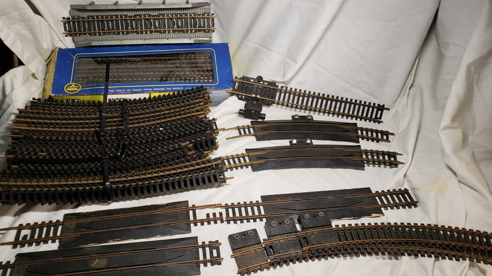 ***HUGE LOT*** HO SCALE TRAINS/ACCESSORIES,transformers,ahm,tyco ...