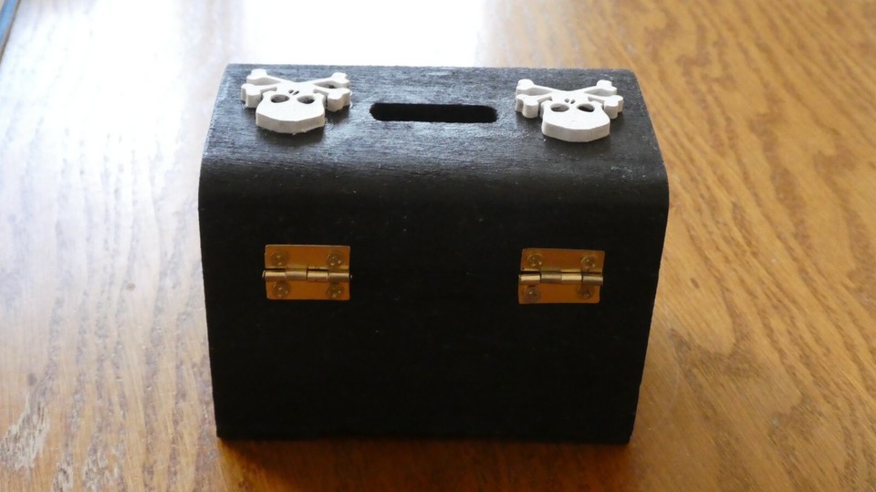 Pirate treasure chest money box | eBay