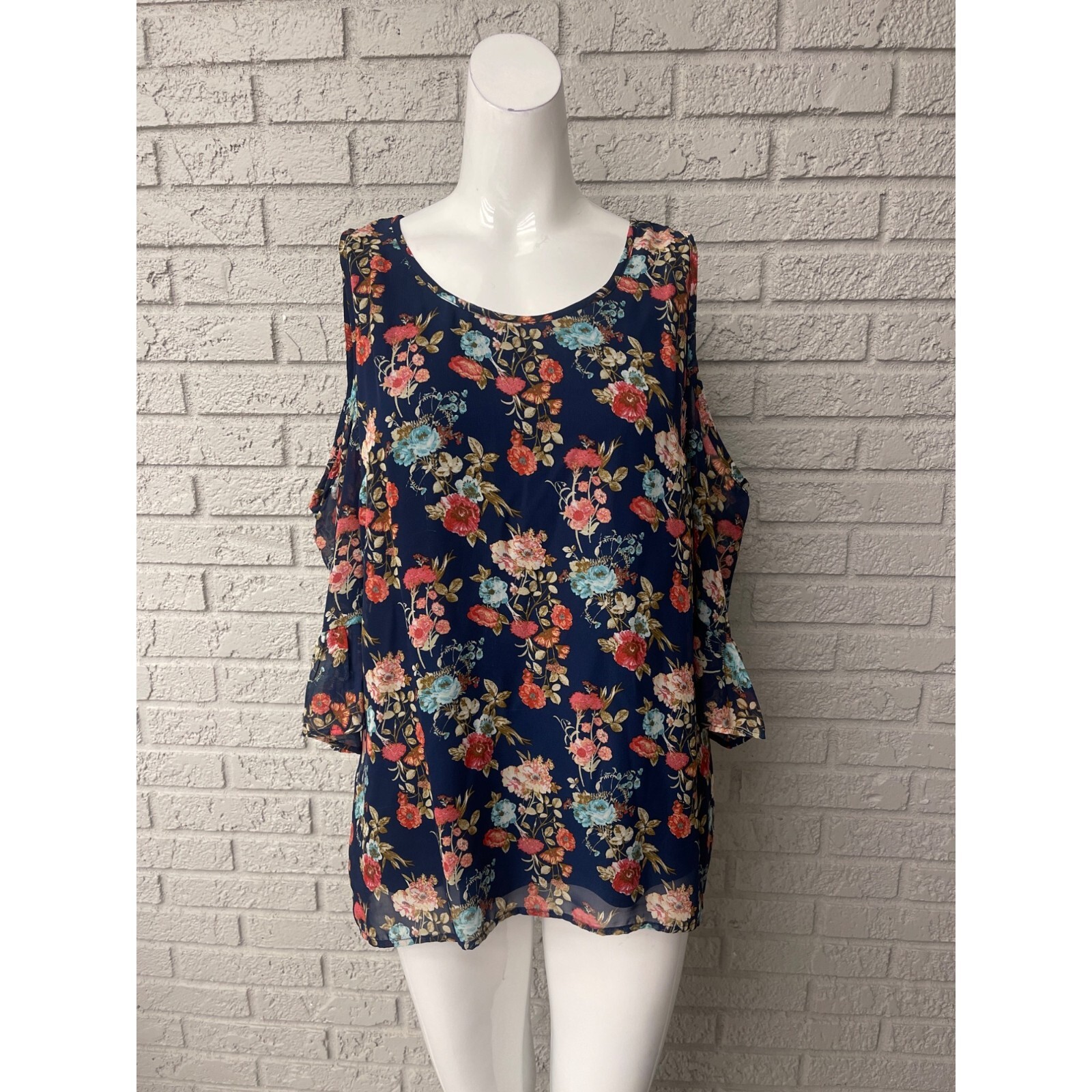 Sara & Michelle Navy Floral Cold Shoulder Blouse Size… - Gem