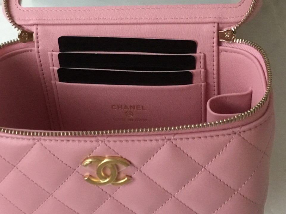 New CHANEL 22K Vanity Case Top Gold CHAIN Handle Barbie Pink Lambskin ...