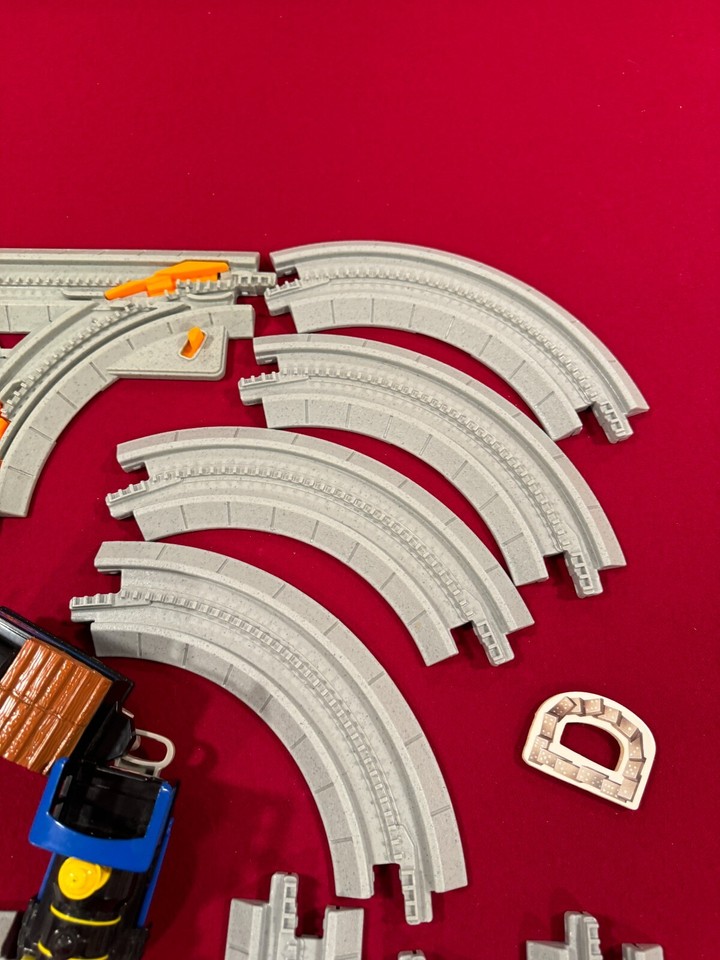 Fisher Price Geo Trax Train Set Parts and Locomotive FOR PARTS READ | eBay