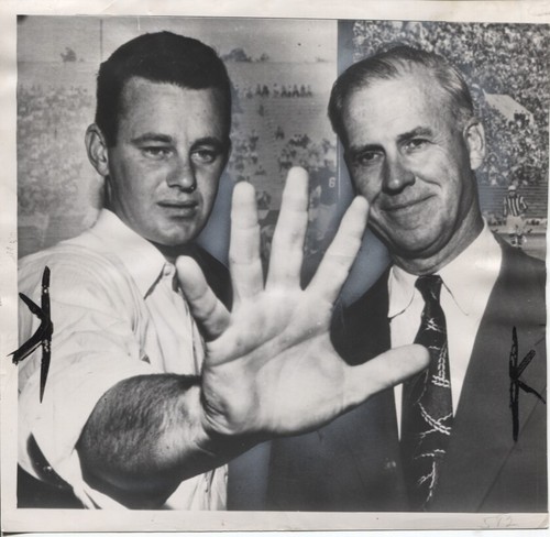 1949 Press Photo HoFer Norm Van Brocklin with Clark Shaughnessy After ...