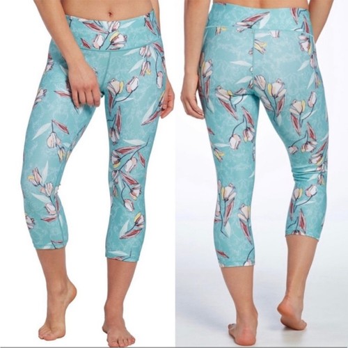 CALIA by Carie Underwood floral Capri leggings floral women size M | eBay