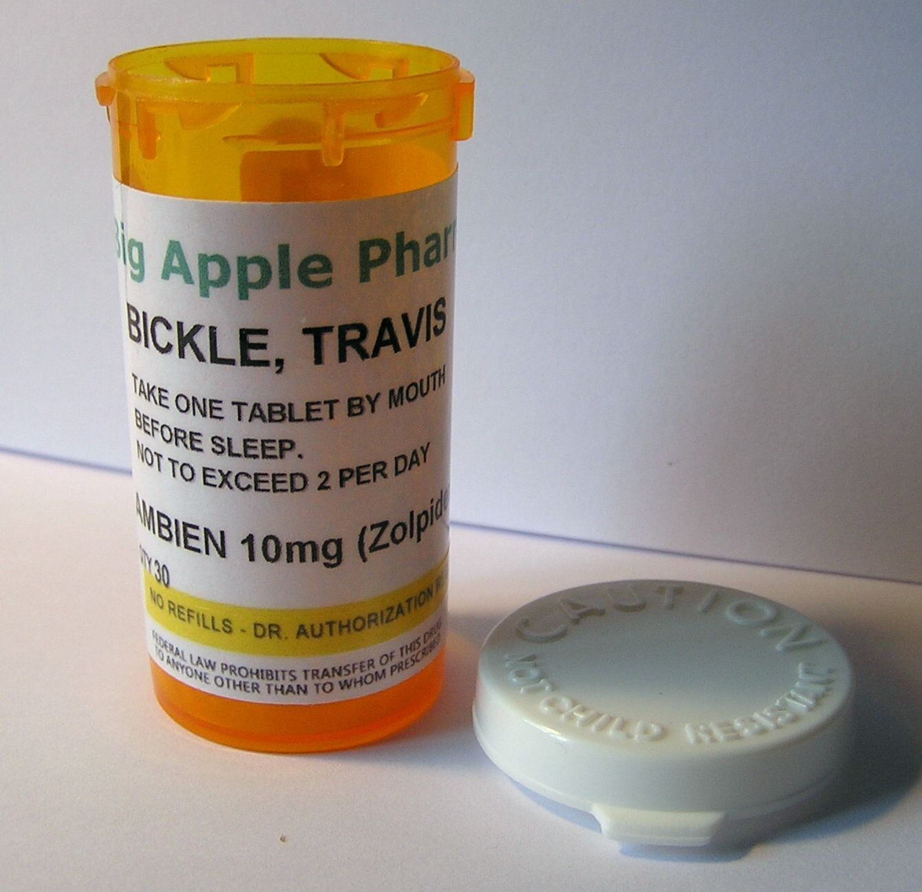 Replica Tube Medication Travis Bickle for Cosplay Taxi Driver Replica ...