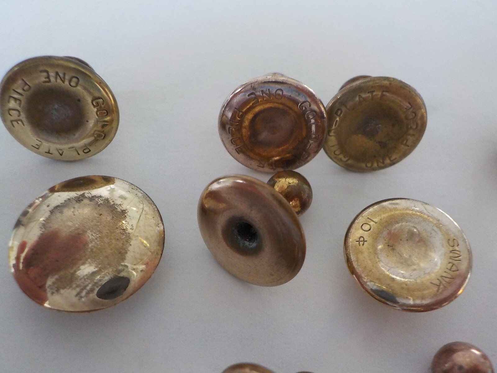 16 Vintage Button Studs Gold Tone and Silver - Gem