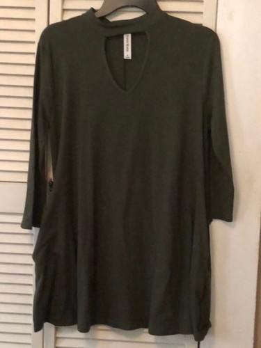 Zenana Premium Forest Green Peplum 3/4 Sleeve Key Hole Neck Top W ...