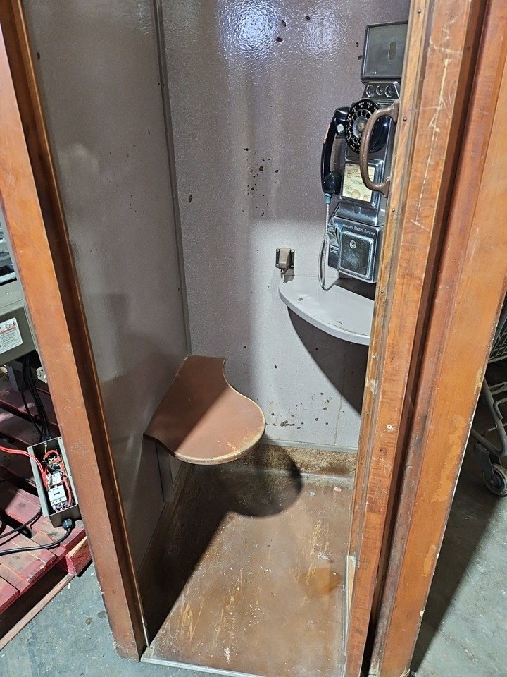 Vintage GTE American Electric Company Phone Booth - In Good Condition ...