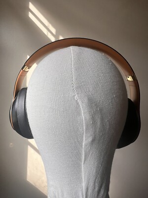 Beats Studio3 Wireless Noise Cancelling Over-Ear Headphones Beats Studio3 Wireless Noise Cancelling Over-Ear Headphones