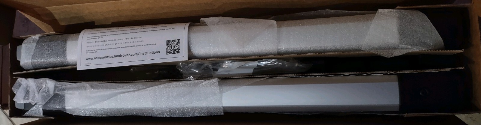 Land Rover Discovery Range Rover Velar Evoque Sport Ski Snowboard ...