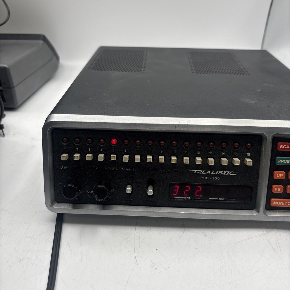 Realistic PRO-2001 Digital Entry Programmable Scanning Receiver - WORKS ...