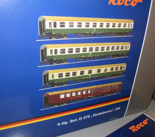 Roco H0 74189 73062 DR E-Lok BR 243 , Reisezugwagen „Vindobona“ Epoche ...