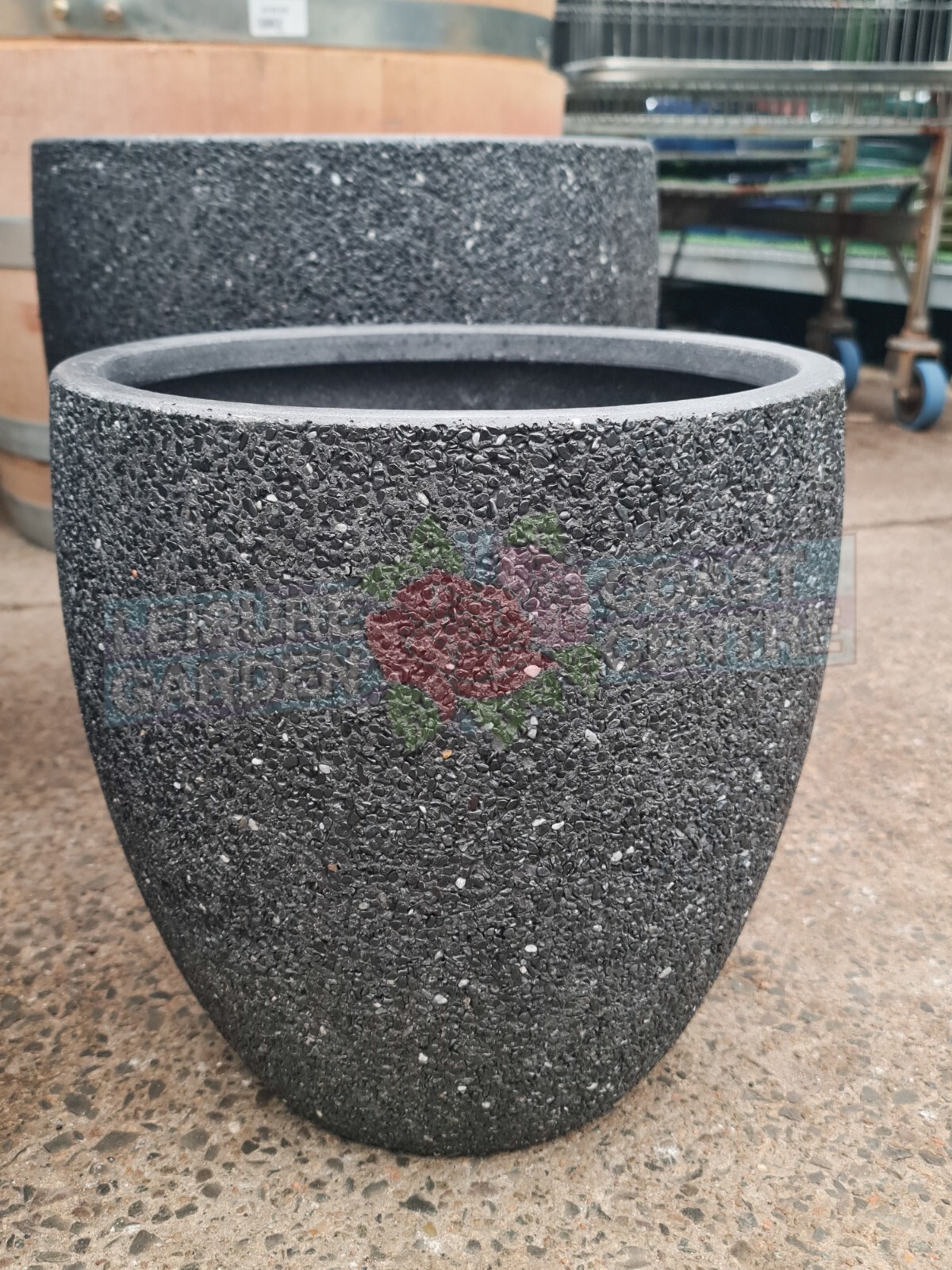 Outdoor Garden Patio Planter Pot Modstone Egg Montague Round Pebble ...