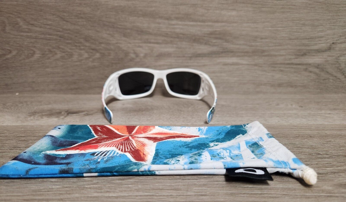 Oakley Hijinx Propaganda White/Polarized Black Iridium 24 Oakley Hijinx Propaganda White/Polarized Black Iridium 24