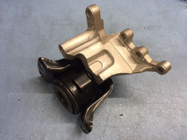 Front Right Motor Mount 11210-1KC0B 2013-2019 for Nissan Sentra 2011 ...