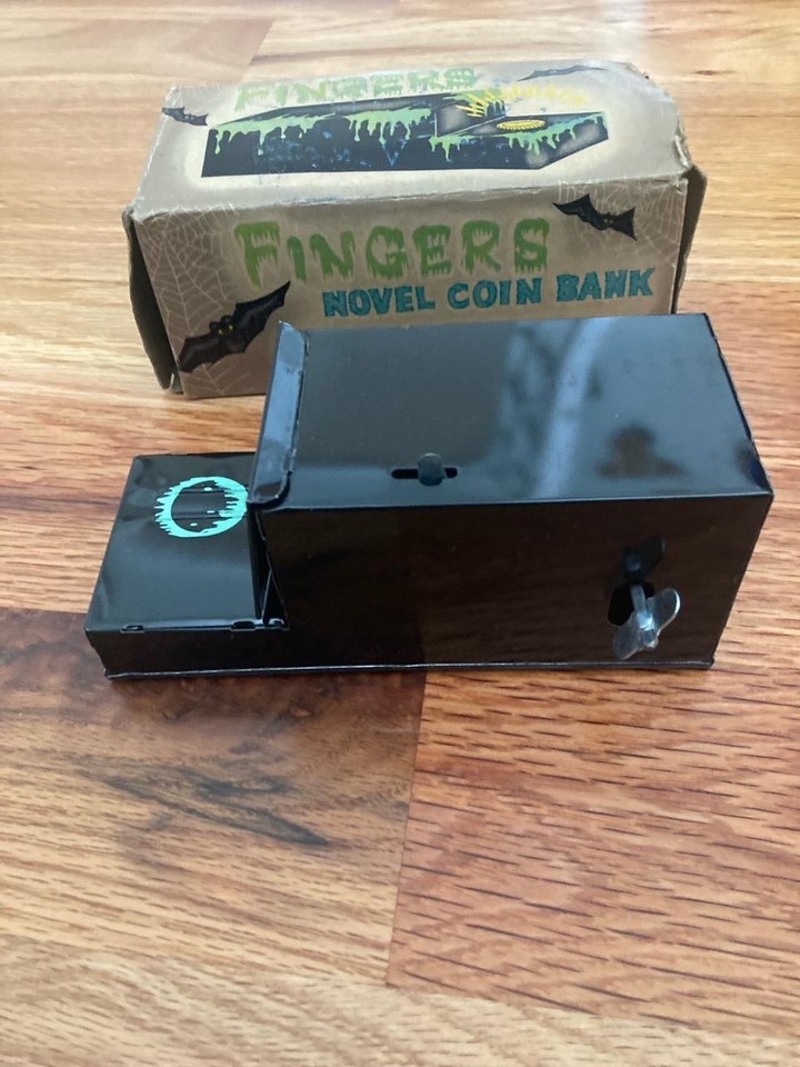 Vintage 1960's Fingers Novel Wind Up Coin Bank, works great! | eBay