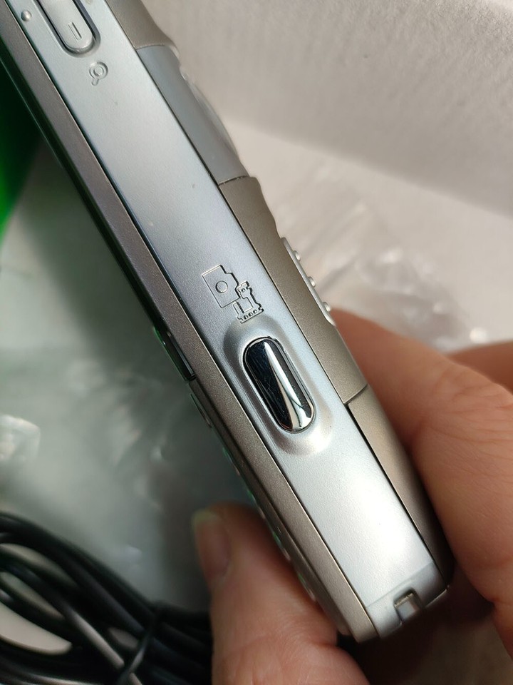Sony Ericsson W800 Unlocked 2G english multi-language phone | eBay