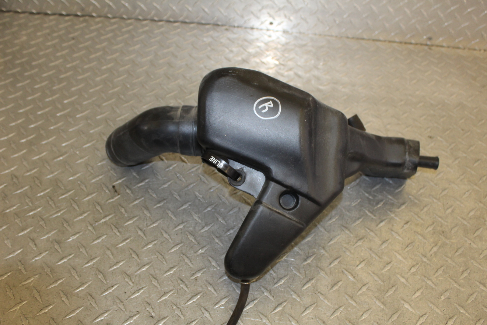 2000 KAWASAKI NINJA ZX6 ZX600E RIGHT RAM AIR INTAKE DUCT TUBE | eBay