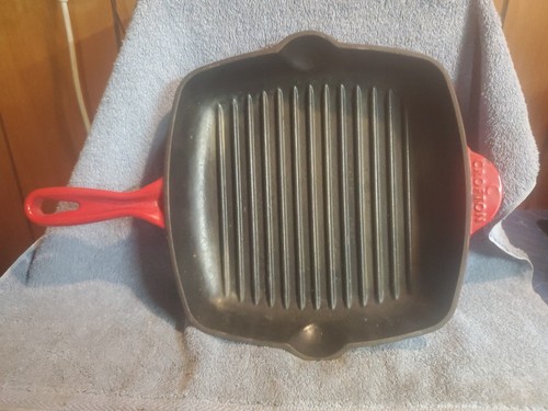 CROFTON RED ENAMELED CAST IRON HANDLED GRILL SKILLET PAN WITH BACON ...