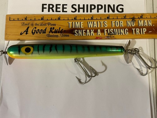 Vintage Fred Arbogast Arbogast’s Dasher Fishing Lure, 6-1/2" TACKLE BOX ...