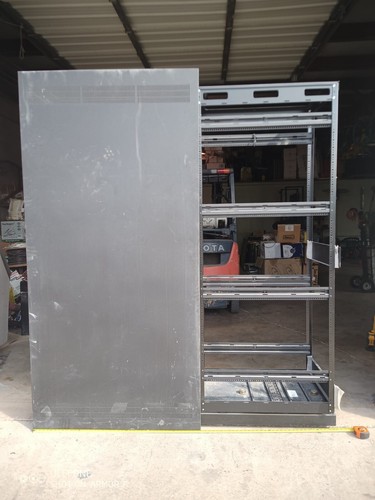 Middle Atlantic WR Series WR-44-42 Roll Out Rotating System Server Rack ...